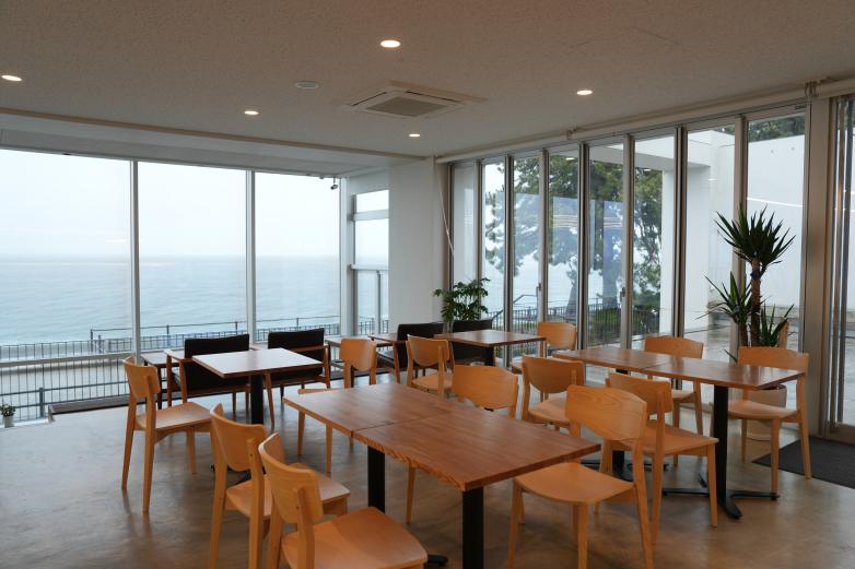 朝日町にある「ヒスイテラス」に絶景カフェ「今日もかえりたい。～Melon et Cafe～」がオープン！ | ふぉとやまライター | 【公式】富山県の観光/旅行サイト「とやま観光ナビ」