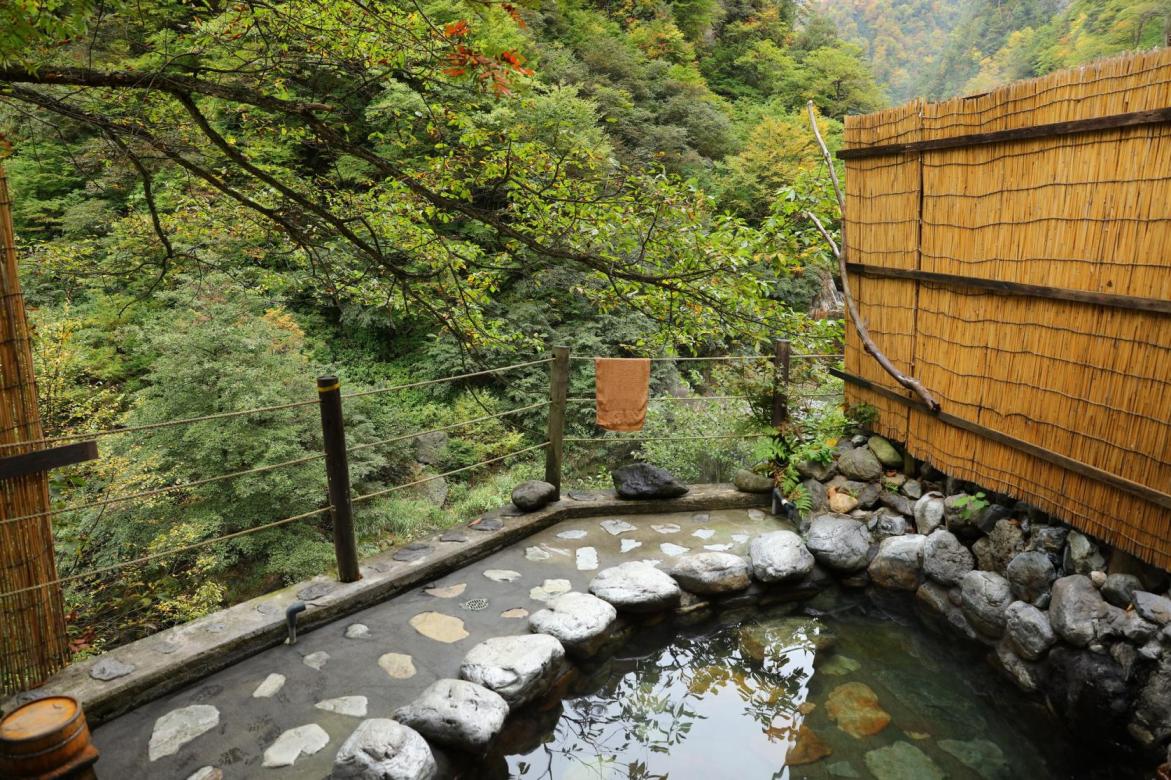 Kurobe Gorge: Secluded Hot Springs, Scenic Walks, and Spectacular ...