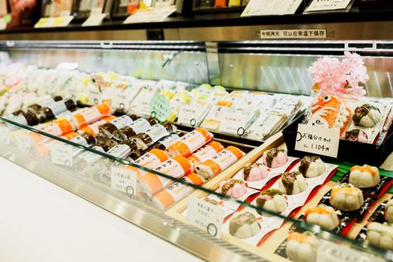 Toyama Gift Guide: Snacks and Souvenirs at Toyama Train Station ...