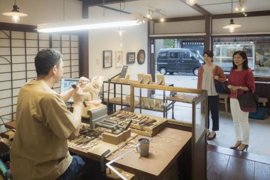 Walk Along the Historic Zuisenji Temple and Yokamachi Dori (Inami ...