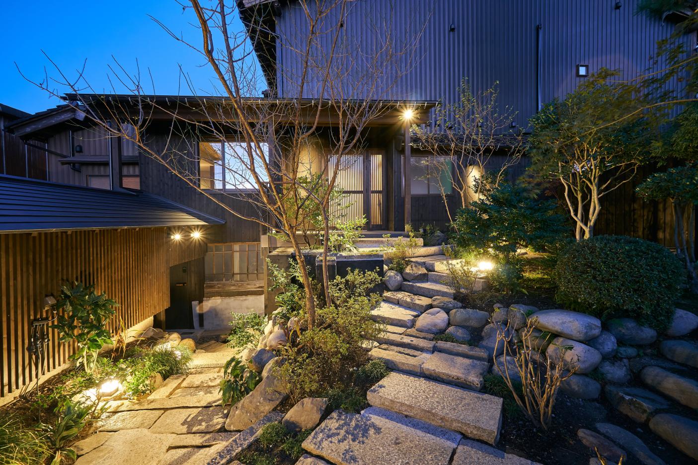 Touring “Inami,” the Town of Wood Carving | Stories | The Official ...