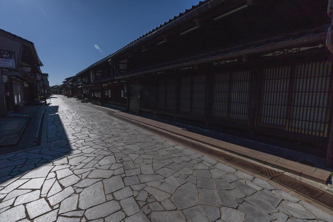 Enjoy a scenic stroll from Takaoka Station! Tour the historic city of ...